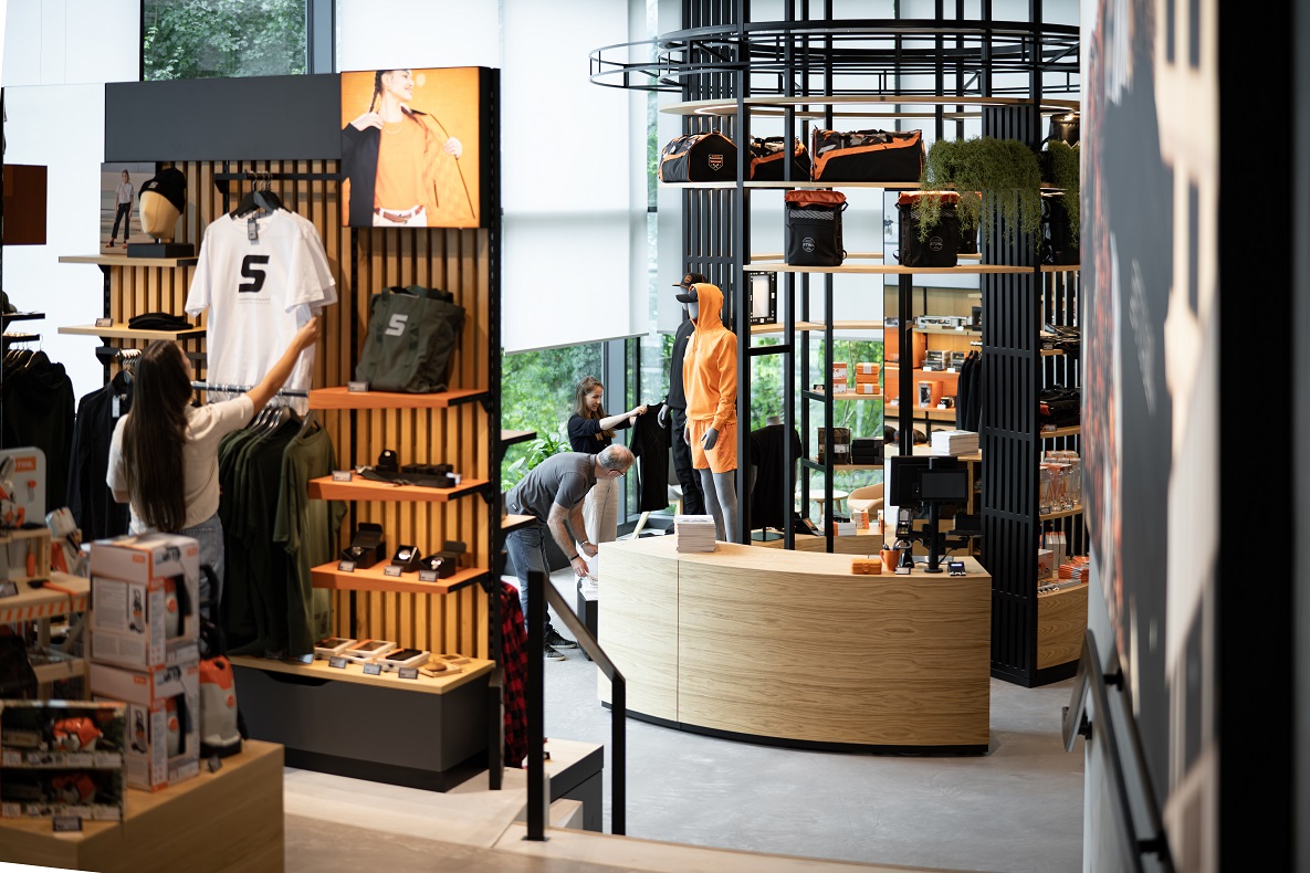 Café & brand shop | STIHL
